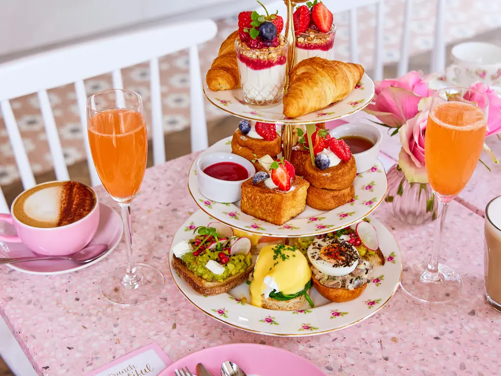 Five reasons to indulge in a Peggy Porschen afternoon tea | Belgravia ...